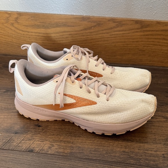 Brooks | Shoes | Brooks Revel 4 Womens Cream And Tan Running Shoes ...